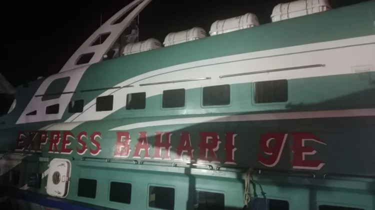 Express Bahari Antar Tim Pesparawi Biak ke Manokwari Papua Barat - RRI ...