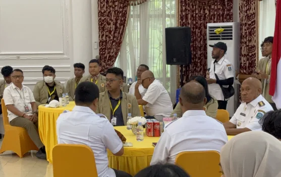 Berita Foto - Bupati Biak Numfor Terima 30 Mahasiswa KKN PPM ...