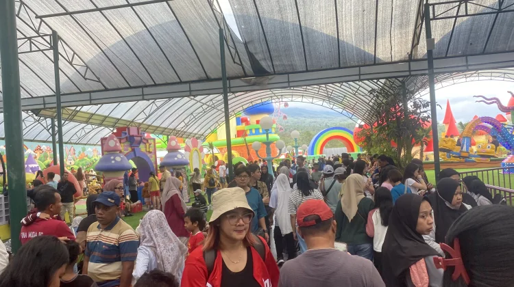 Mikutopia Batu Diserbu Wisatawan saat Masa Uji Coba - RRI.co.id