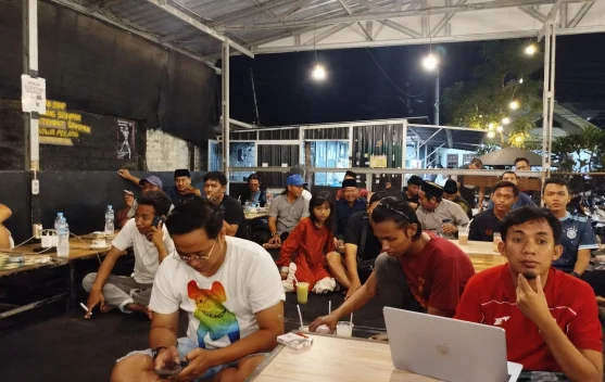 Antusias Warga Sumenep Novar Timnas Indonesia - RRI.co.id