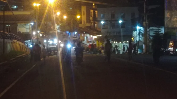 Dua Kelompok Remaja Batu Merah Saling Serang Dini Hari - RRI.co.id