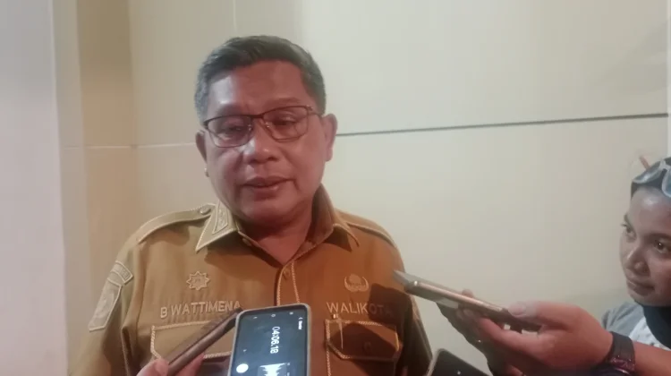 Koordinasi Stok BBM, Bodewin: Pertalite di Ambon Tersedia - RRI.co.id