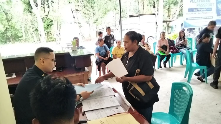 Imigrasi Atambua-Satgas Citarum BAIS Layani Eazy Paspor bagi 50 Warga ...