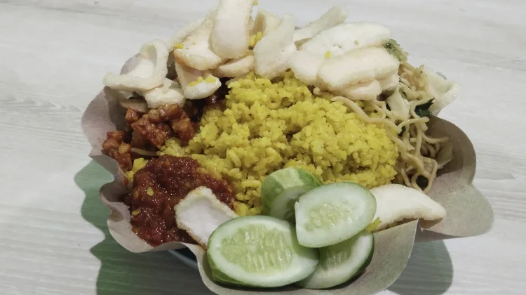 Nasi Kuning, Kuliner Penuh Makna Budaya - RRI.co.id