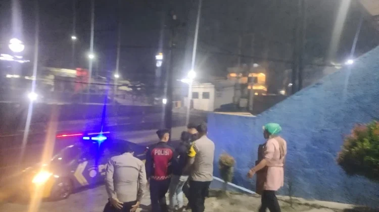 Dianggap Resahkan Warga, Pria Mabuk Diamankan Polisi - RRI.co.id