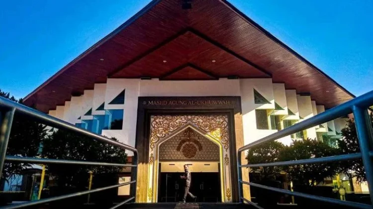Destinasi Wisata Religi di Bandung yang Menarik Dikunjungi - RRI.co.id