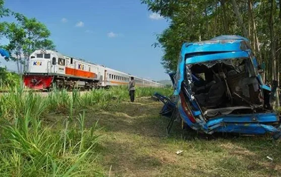 Percepatan Penataan Perlintasan Sebidang KAI untuk Memperkuat ...