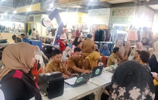 Melalui Program "Jembol" Pemkab Kejar Target Adminduk - RRI.co.id