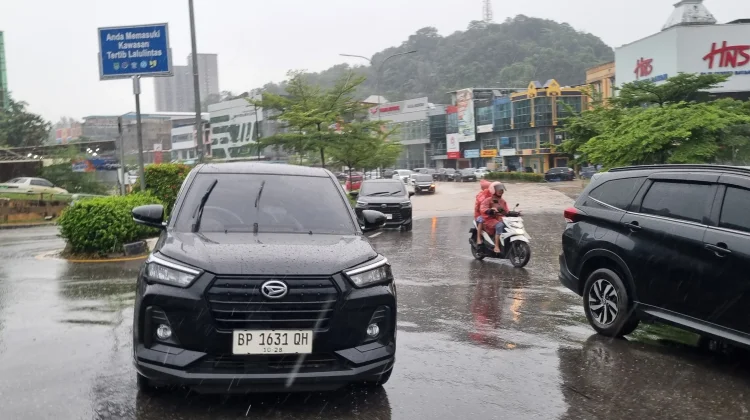 Hujan Lebat Merata di Batam, Waspadai Banjir - RRI.co.id