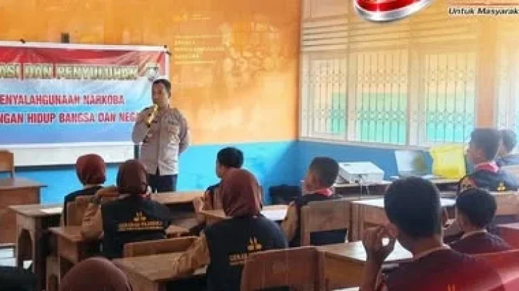 Satbinmas Polres Butur Edukasi Siswa SMPN 3 Kulisusu Tentang Bahaya ...