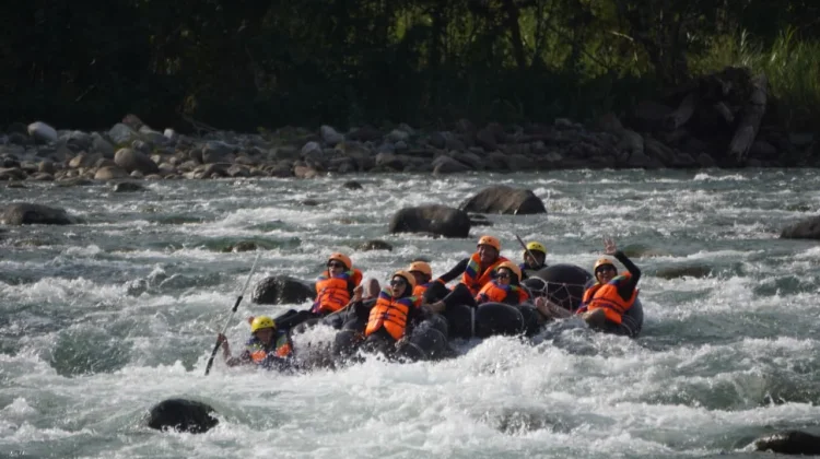River Tubing Sungai Padang Guci, Wisata Petualangan Baru di Kaur - RRI ...