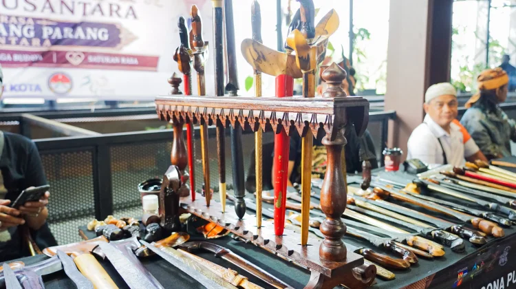 Menjaga Nyawa Budaya dari Bilah Golok Warisan Leluhur - RRI.co.id