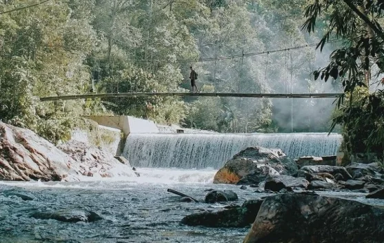 Eksotisme Air Terjun Timbulun, Destinasi Pincuran Tujuh Tingkat - RRI.co.id