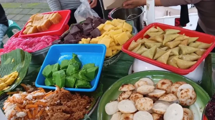 Pedagang Renon Menjaga Warisan Kuliner Tradisional Jaje Bali - RRI.co.id
