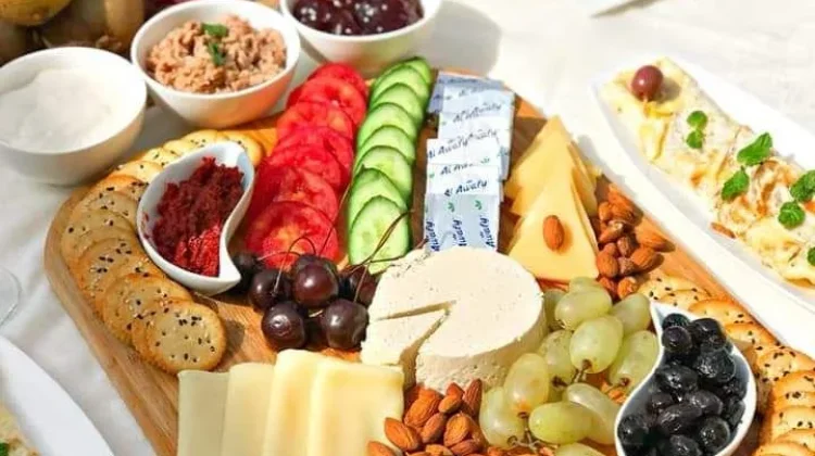 Perpaduan Buah, Crackers, dan Keju Jadi Daya Tarik Board Cheese - RRI.co.id