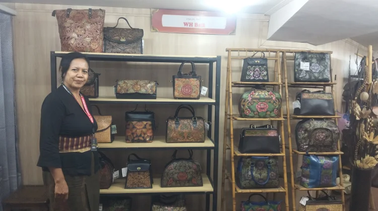WH Bali Kenalkan Tas Kulit Ukir Bali - RRI.co.id