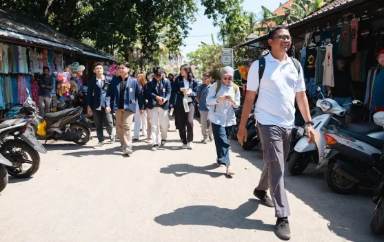 Mahasiswa FEB Universitas Udayana Jajaki Kawasan Rendah Emisi Sanur ...