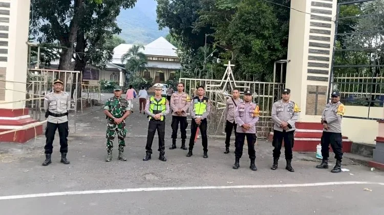 Polres Flotim Amankan Misa Corpus Christi di Gereja Katedral Larantuka ...