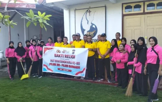 Sambut Hari Bhayangkara ke-80, Polsek Reo dan Satpolairud Gelar Bakti ...