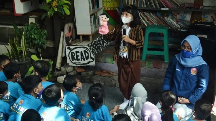 Singkawang Storytelling Festival Promotes Family Education and Child ...