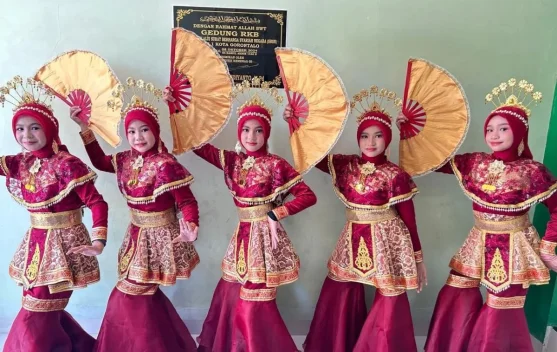 Gorontalo Dance Troupe Reimagines Traditional Art for Youth - RRI.co.id