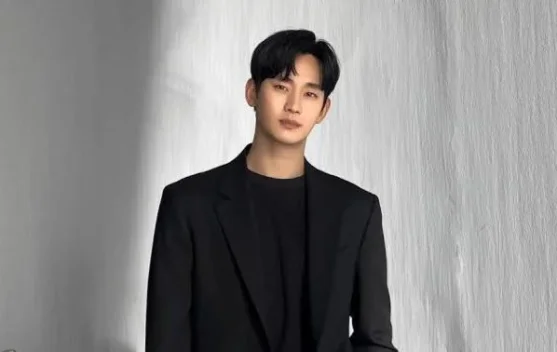 Bulan Depan, Kim Soo Hyun Dijadwalkan Syuting Iklan Fesyen Asal ...