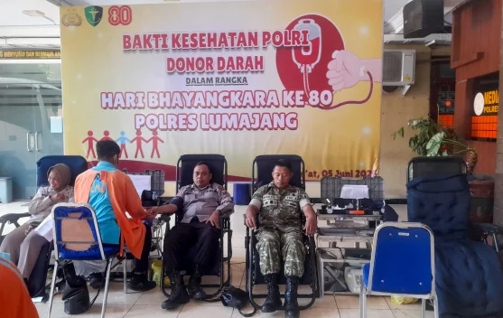 Polres Lumajang Gelar Donor Darah Sambut HUT Bhayangkara - RRI.co.id