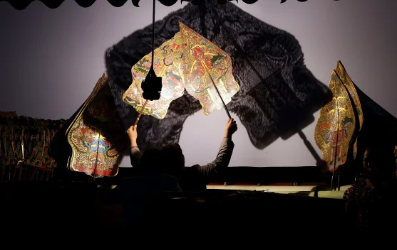 Wayang Kulit Hari Bhayangkara Satukan Polri dan Masyarakat - RRI.co.id