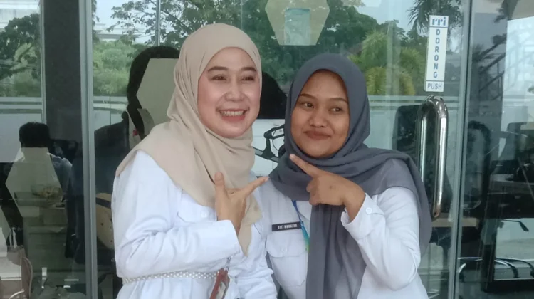 Membangun Kemandirian Finansial di Era Sandwich Generation - RRI.co.id