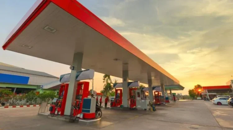Kenali Perbedaan SPBU Pertamina Merah, Biru, dan Hijau - RRI.co.id