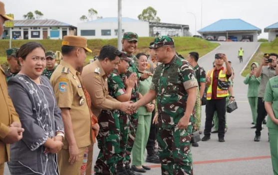 KASAD Maruli Simanjuntak Ziarah Leluhur dan Resmikan Bantuan di Toba ...