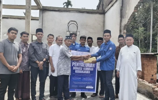 IPMS Salurkan Donasi Korban Kebakaran di Cot Lampise - RRI.co.id