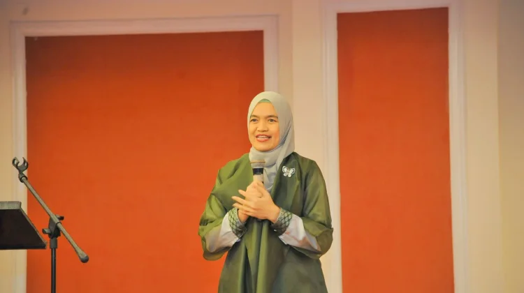 Bahaya Mencintai Kehidupan Dunia Secara Berlebihan - RRI.co.id