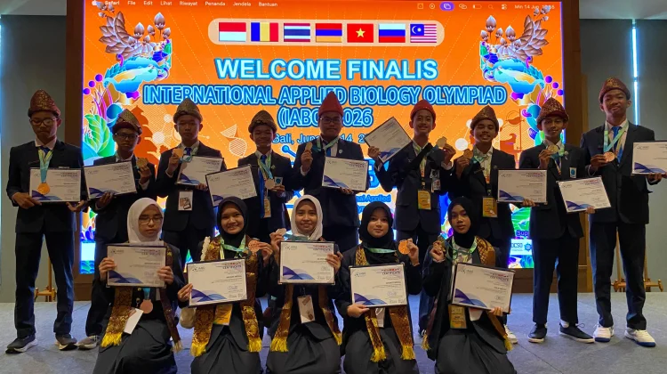 MAN IC OKI Raih 15 Medali International Applied Biology Olympiad 2026 ...