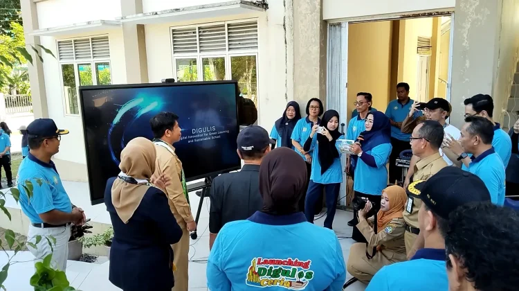SMPN 8 Pontianak Luncurkan Digulis Ceria Berbasis Digital - RRI.co.id