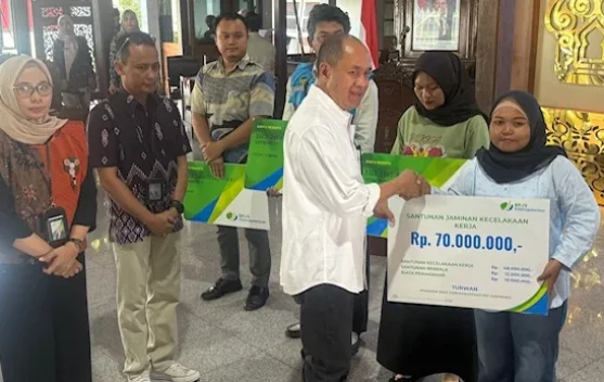 Empat Keluarga Penderes Terima Santunan BPJS Ketenagakerjaan Purwokerto ...