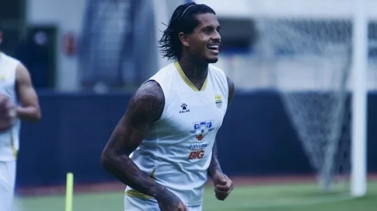 Persib Bidik Gelar, Ramon Minta Semua Pemain Fokus Total - RRI.co.id