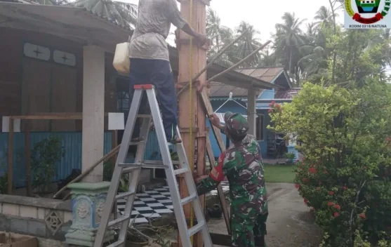 Babinsa Batu Belanak Tingkatkan Komsos Bersama Warga - RRI.co.id