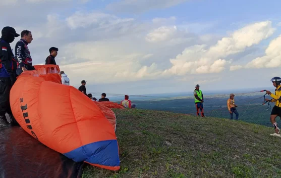 BPBD Paser Siaga Amankan Kejuaraan Paralayang Internasional IPAC Paser ...