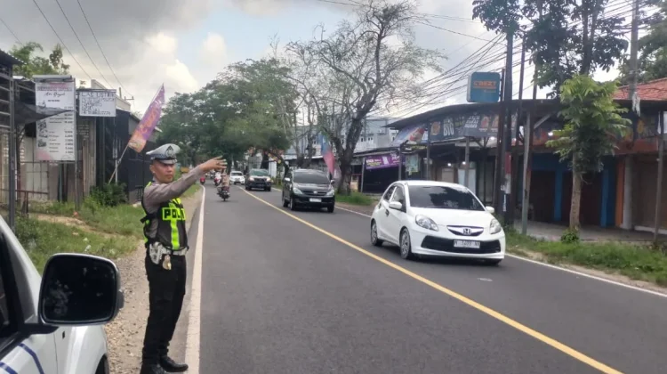 Polres Sampang Gelar Patroli MQR di Jalur Rawan Kecelakaan Lalu Lintas ...