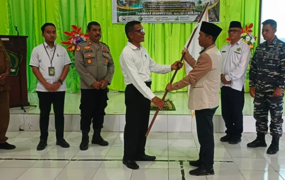 Sekda Tanimbar Lepas Kafilah MTQ Tanimbar Ikui MTQ XXXI Maluku 2026 ...
