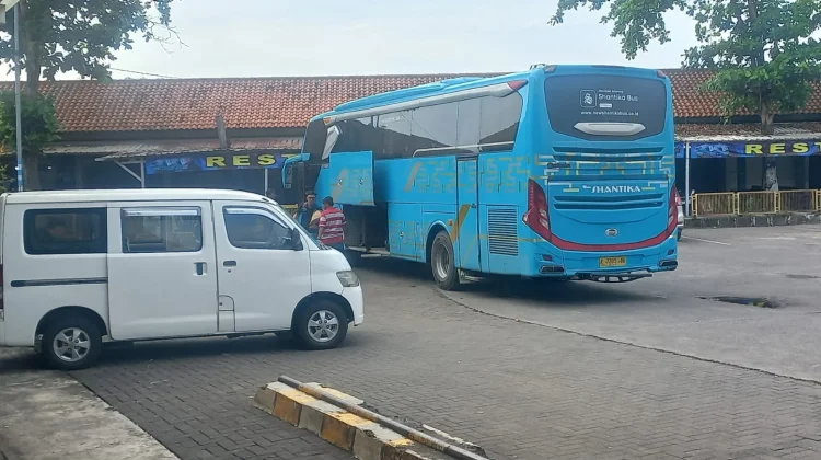 Arus Balik di Terminal Induk Jati Kudus Mulai Ramai, 2.370 Penumpang ...