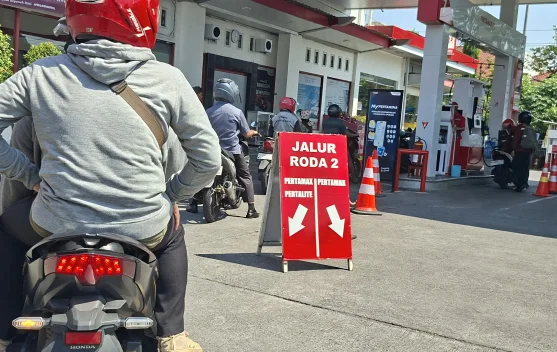 Halo RRI: Harga Pertamax Naik, Warga Terpaksa Beralih ke BBM Subsidi ...