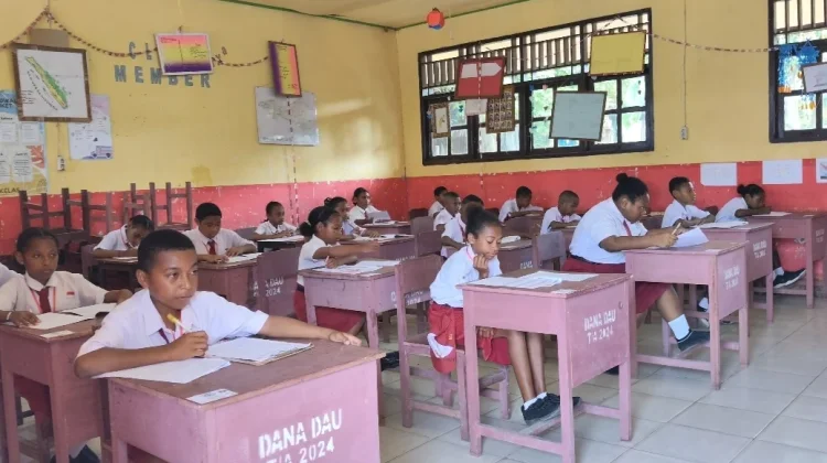 45 Siswa SD YPK Betania Waren Waropen Ikuti Ujian Nasional - RRI.co.id