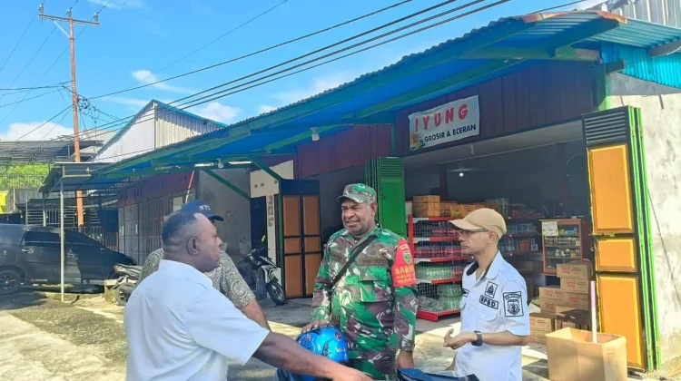 Babinsa Koramil 1709-03 Warbah Komsos Bersama BPJS - RRI.co.id
