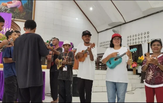 DPRK Waropen Kunjungan Kasih Paskah Alfa Omega Paradoi - RRI.co.id