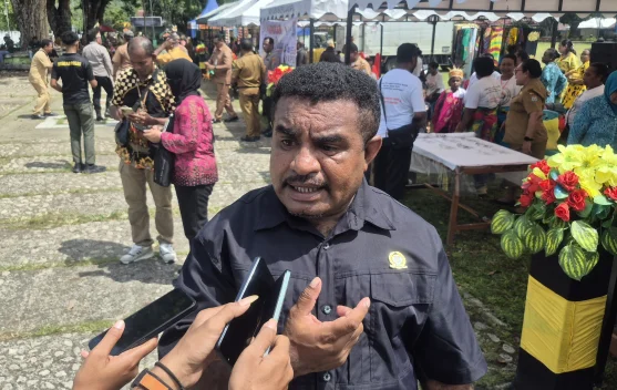 Ketua DPRK Yapen: Hari Ini Yapen Punya Motif Batik Sendiri - RRI.co.id