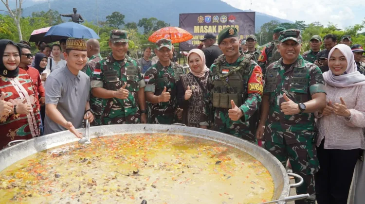 Danrem 121/Abw gelar Masak Besar Kuali Merah Putih bersama Bobon ...
