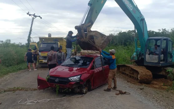 Apes! usai Laka, Mobil Warga Kayan Hilir Dipreteli Pencuri - RRI.co.id