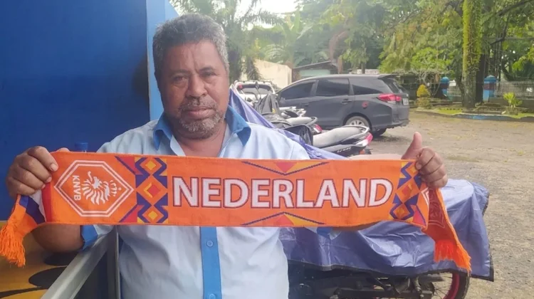 Kultur Turun-Temurun, Stevanus Lessil Setia Mendukung Timnas Belanda ...